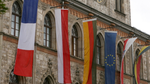 The Weimar Triangle: Over 30 years of cross-border cooperation between ...
