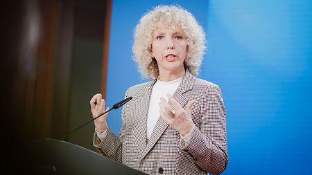 State Secretary Jennifer Morgan in an interview with the Süddeutsche ...